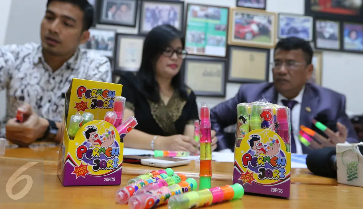 Gandeng Hotman Paris, Distributor Permen Jari Buka Suara - Foto ...