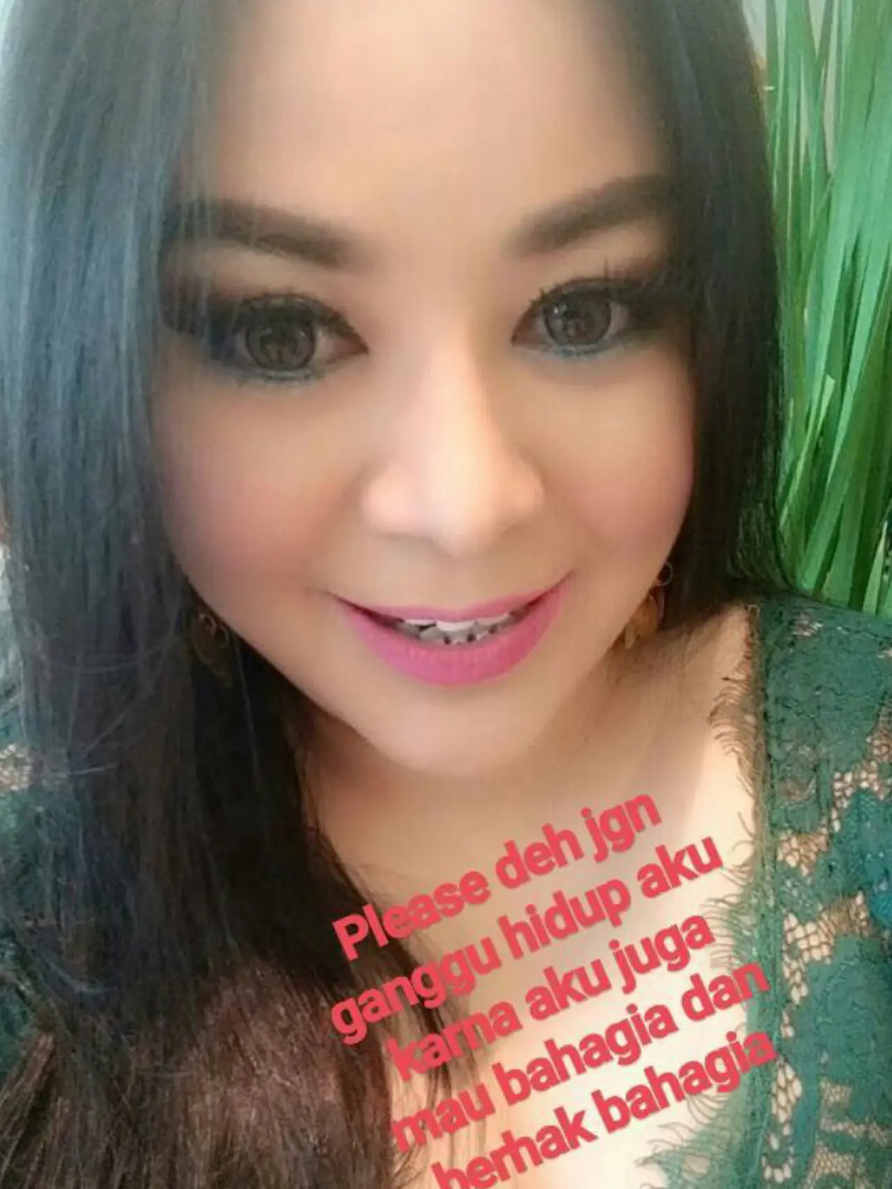 Sewot di Instagram, Anisa Bahar Singgung Siapa? - ShowBiz Liputan6.com