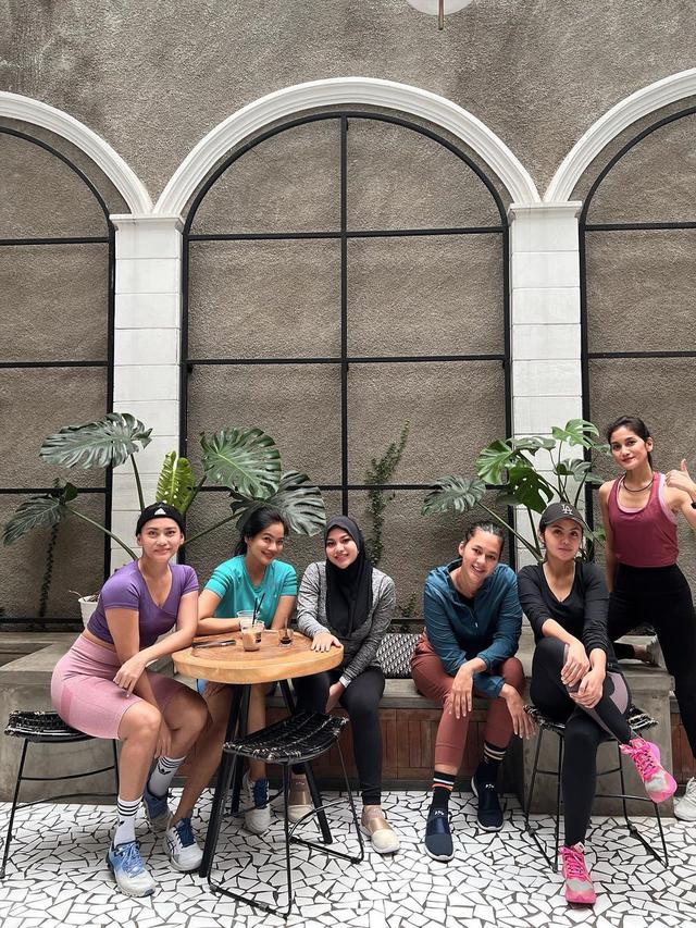 Pertemanan Sehat, Ini 6 Potret Geng Artis Olahraga Bareng - Hot ...