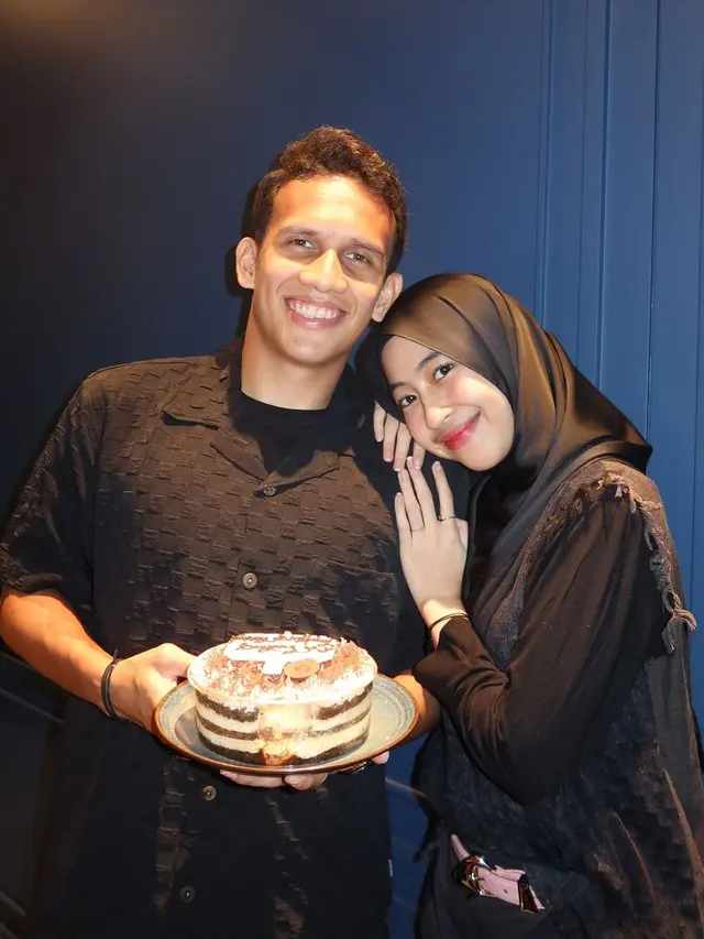 6 Potret Adiba Khanza Rayakan Ulang Tahun Egy Maulana, Beri Kejutan ...