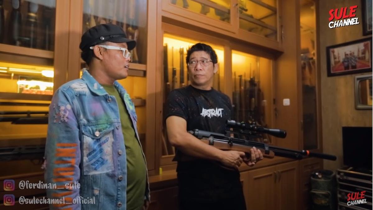 7 Potret Rumah Mewah Parto Patrio, Punya Ruang Koleksi Senapan - Hot ...