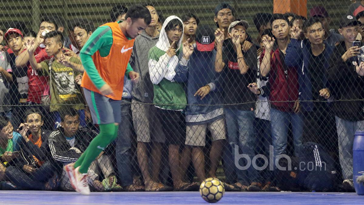 Dua Pemain Timnas Futsal Jajal Sepatu Futuristik