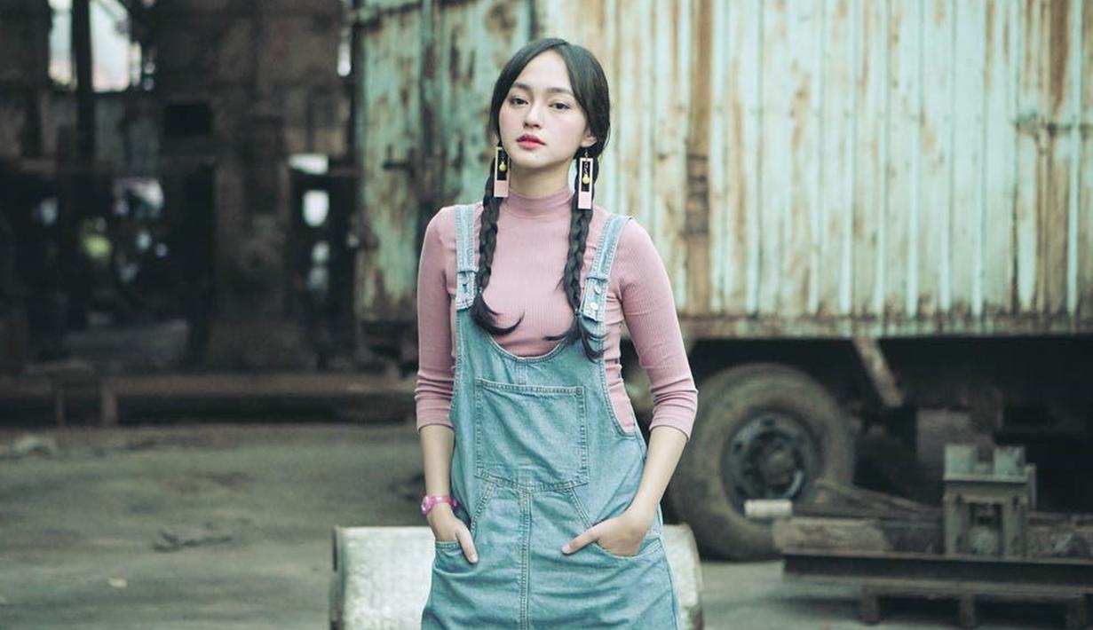 FOTO: Gaya Casual Indah Kusuma, Dokter Muda yang Juga Penyanyi - Foto ...