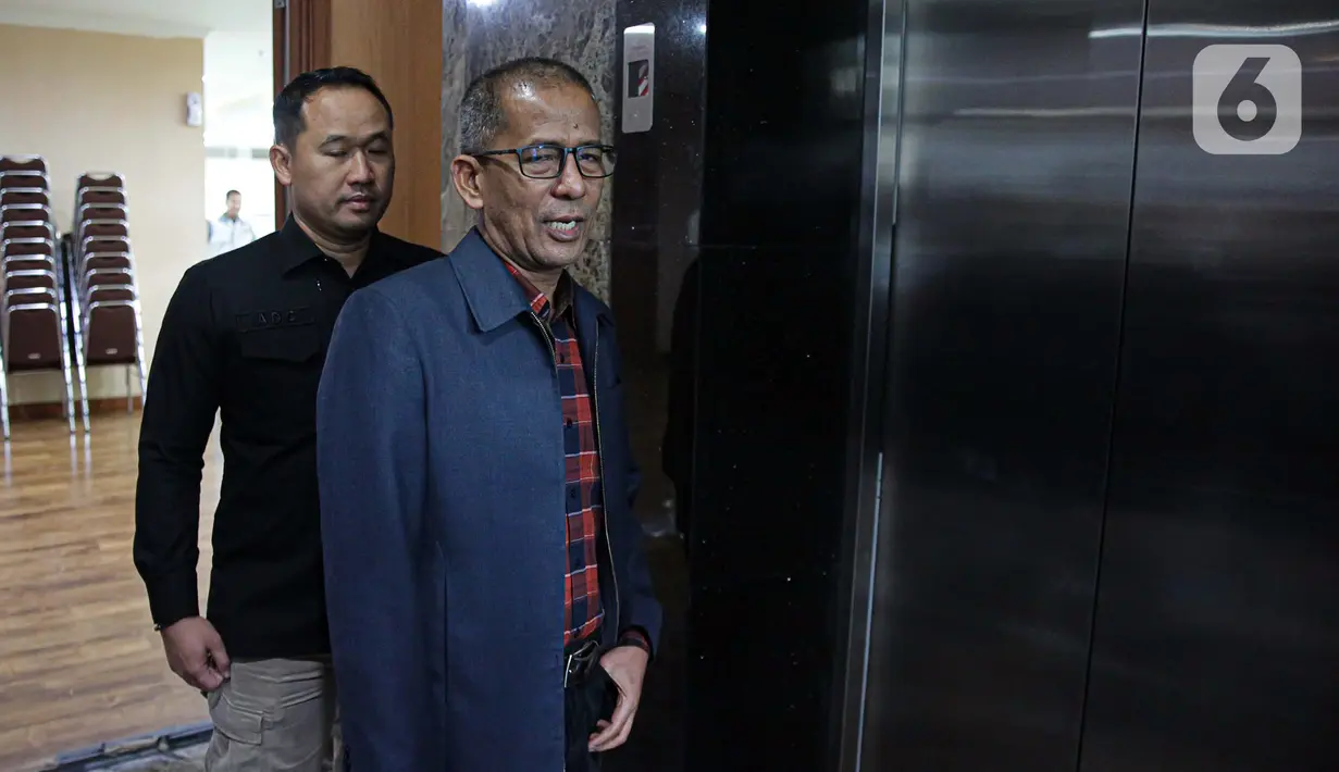 Hakim Konstitusi Saldi Isra Jalani Sidang Majelis Kehormatan terkait ...