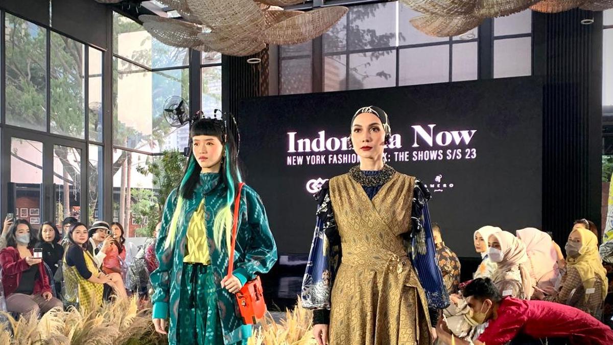 6 Desainer Indonesia Bakal Unjuk Gigi di New York Fashion Week, Bawakan ...