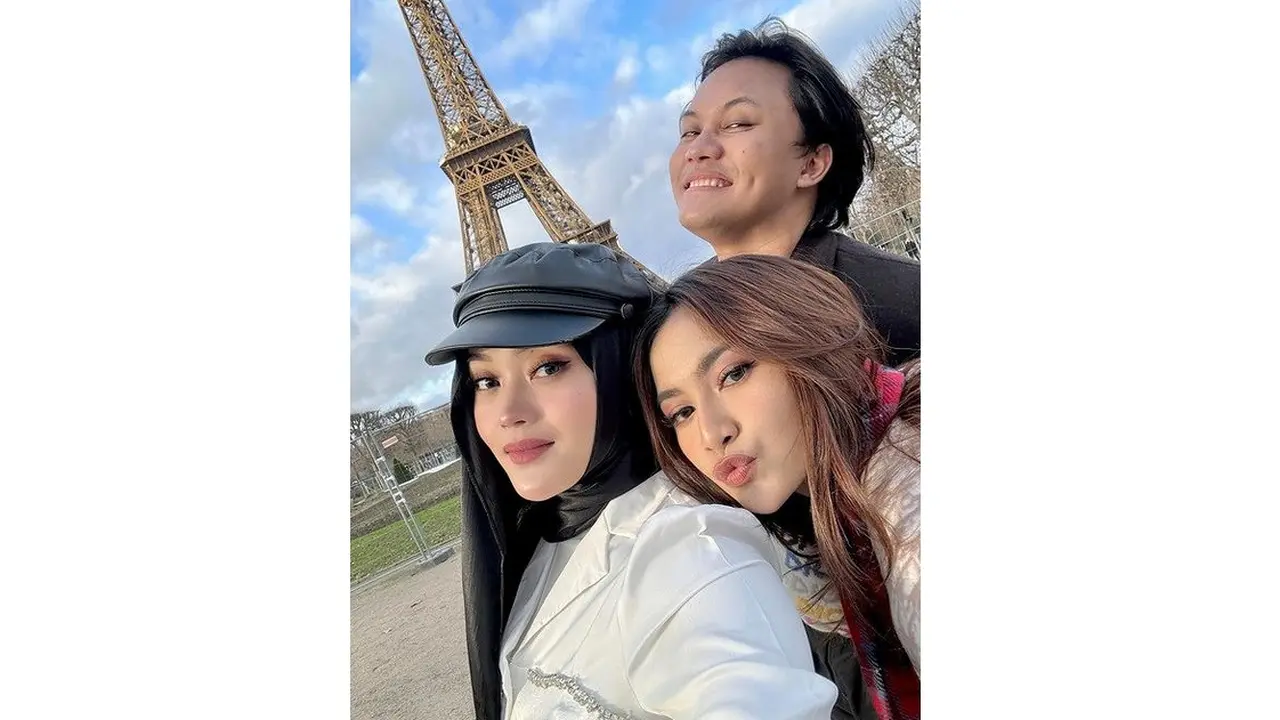 Segera Menikah, Ini 10 Potret Kedekatan Mahalini dan Keluarga Rizky ...