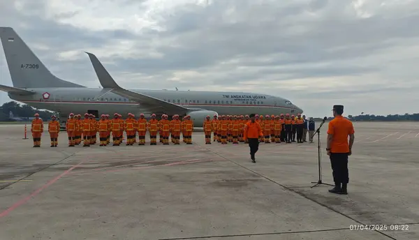 Seskab Kini Di Bawah Mensesneg Mayor Teddy Tidak Perlu Mundur Dari Tni