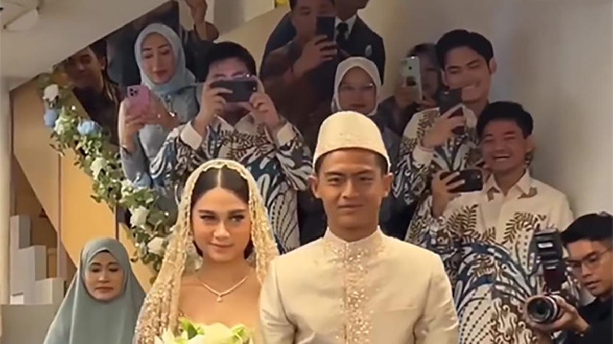 Pemain Timnas Pratama Arhan Resmi Menikahi Azizah Salsha, Jokowi: Turut Berbahagia ...