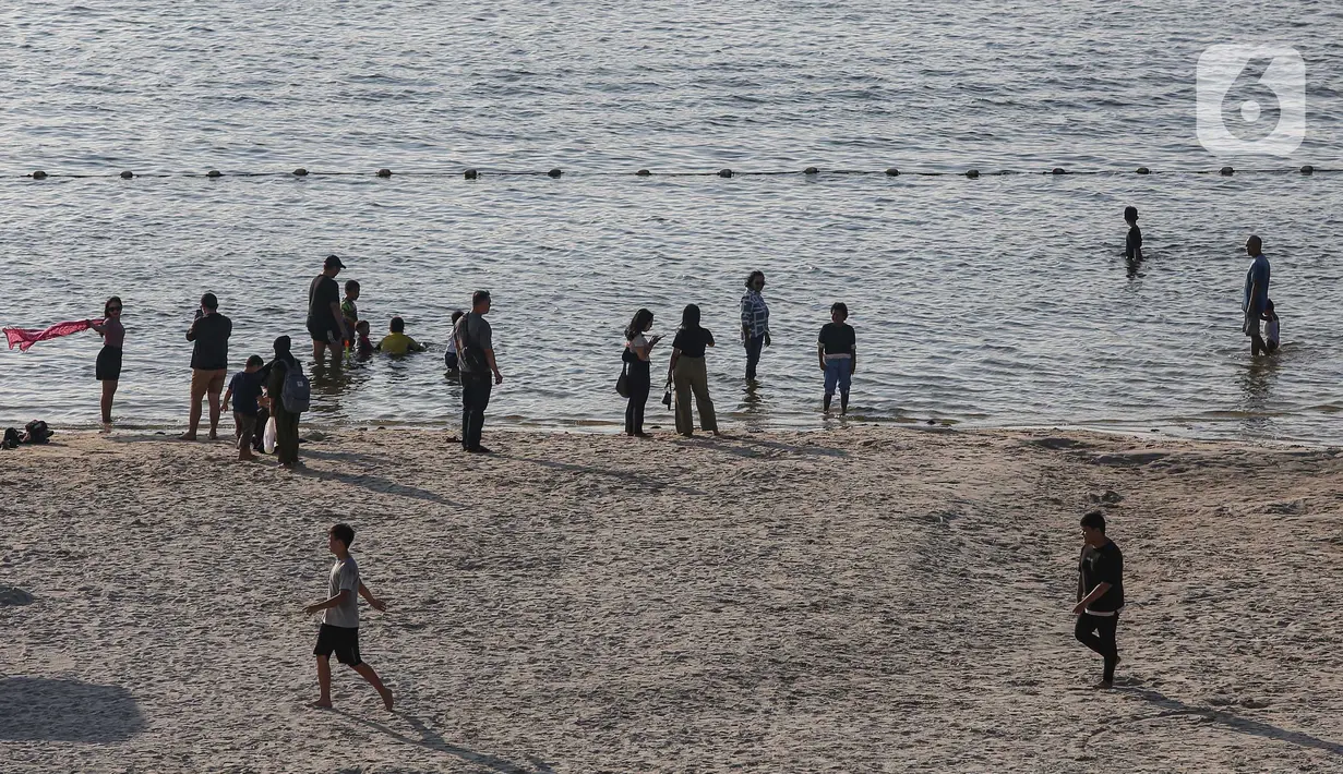Pantai Ancol Masih Jadi Lokasi Favorit Warga Habiskan Waktu Libur - Foto Liputan6.com