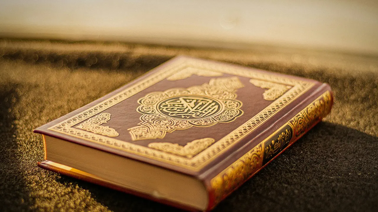 Surah Al Kafirun Ayat 1-6 Lengkap Arab, Latin, dan Terjemahnya: Pedoman ...