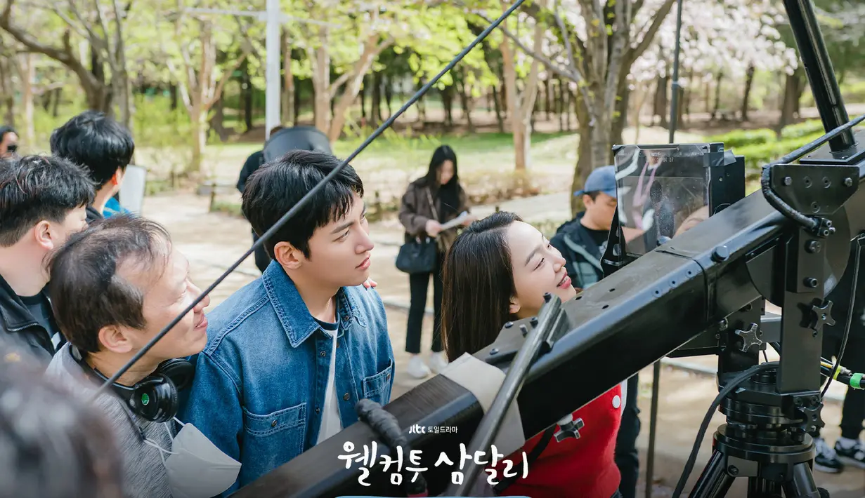 Hangatnya Senyuman Shin Hye Sun dan Ji Chang Wook di Poster Karakter ...