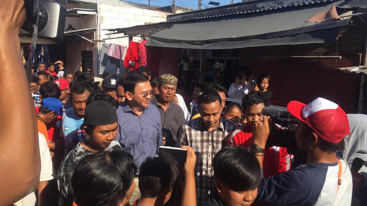 Ahok Kaget Dikepung Warga Usai Jenguk Ibu yang Lumpuh di Koja - Pemilu ...