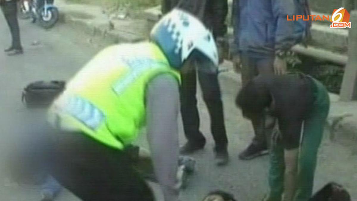 [VIDEO] 2 Pemotor di Bekasi Tewas Jadi Korban Tabrak Lari - News Liputan6.com