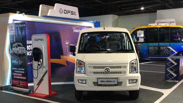 Mobil Listrik DFSK Gelora E Tebar Pesona di Bali - Otomotif Liputan6.com
