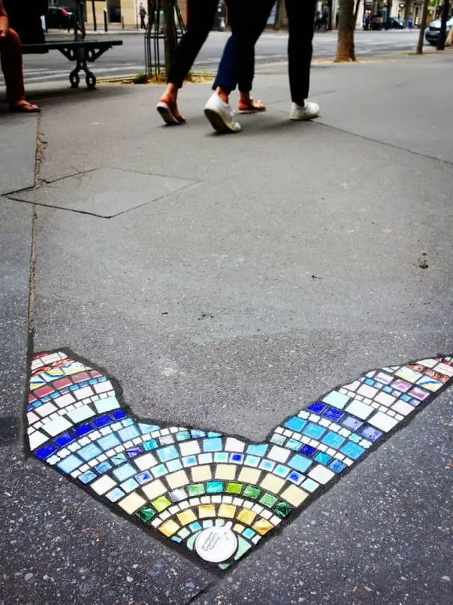 Seniman Ini Sulap Trotoar Berlubang Jadi Karya Seni Mozaik, 6 Potretnya ...