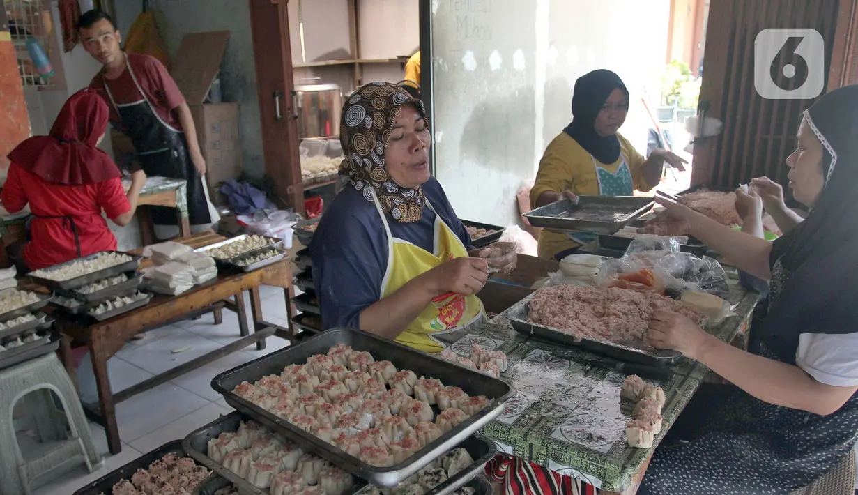 FOTO: Ramadhan, Penjualan Dim Sum Alami Peningkatan - Foto Liputan6.com