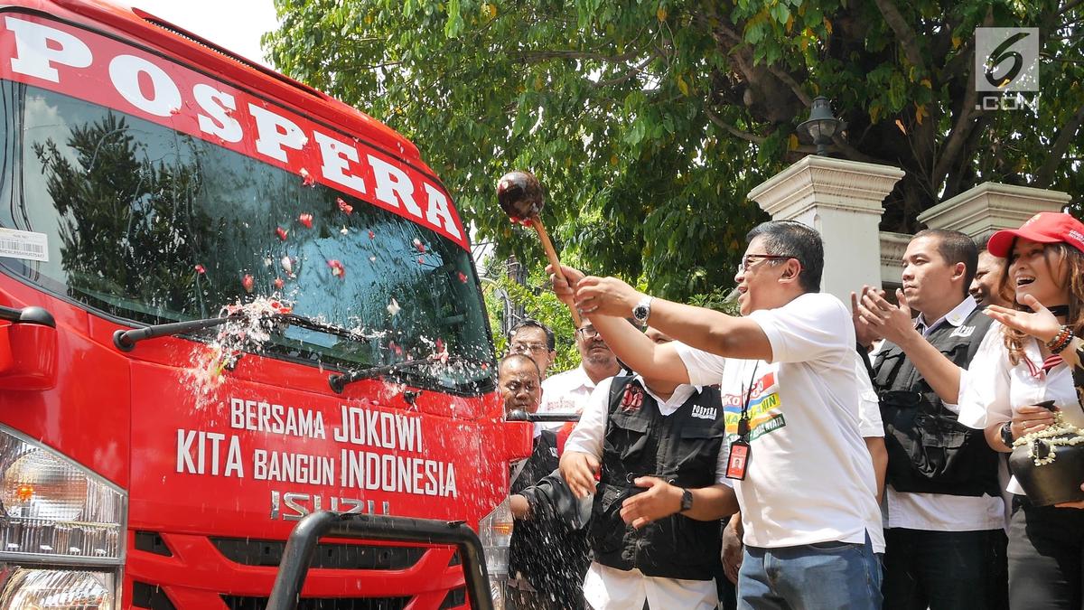 FOTO: Relawan Luncurkan 5 Minibus Pemenangan Jokowi - Ma'ruf - Foto ...