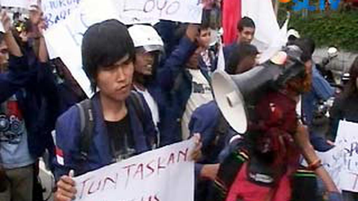Mahasiswa di Berbagai Daerah Berdemo Kasus Century