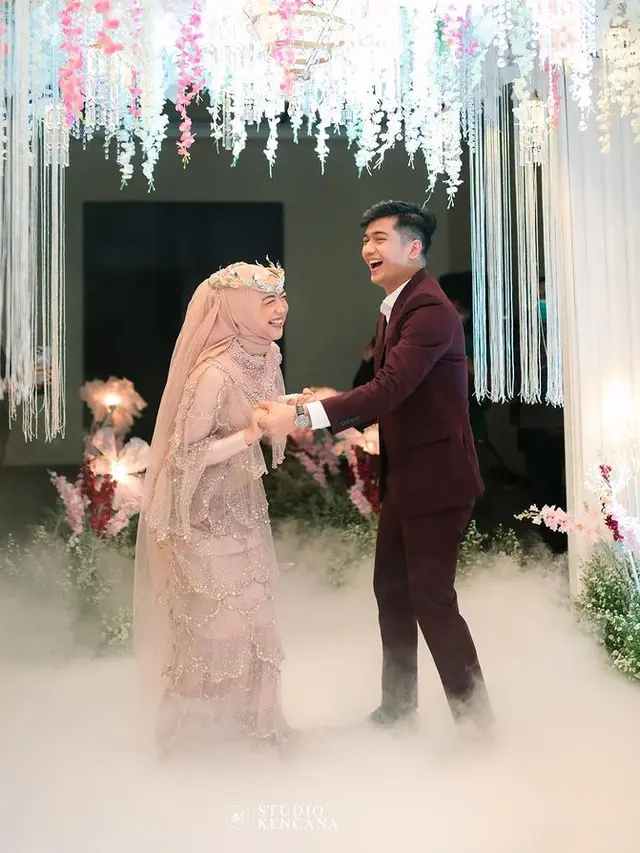 6 Potret Ria Ricis dan Teuku Ryan Rayakan Wedding Anniversary Pertama ...