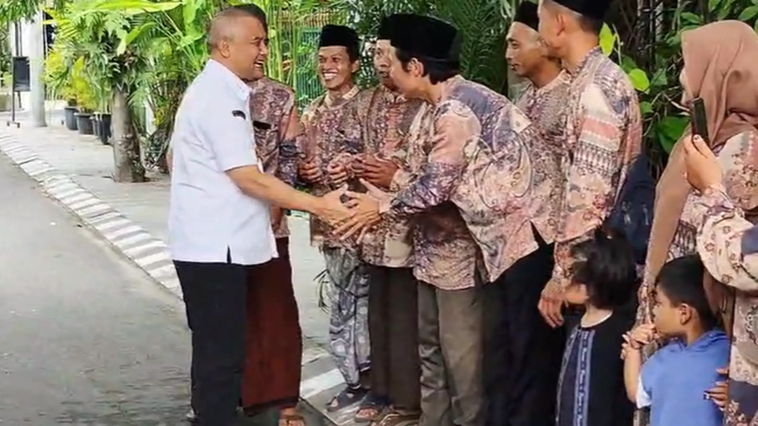 Gubernur Jateng Ahmad Luthfi Datangi Jokowi, 20 Menit Bicara Empat Mata