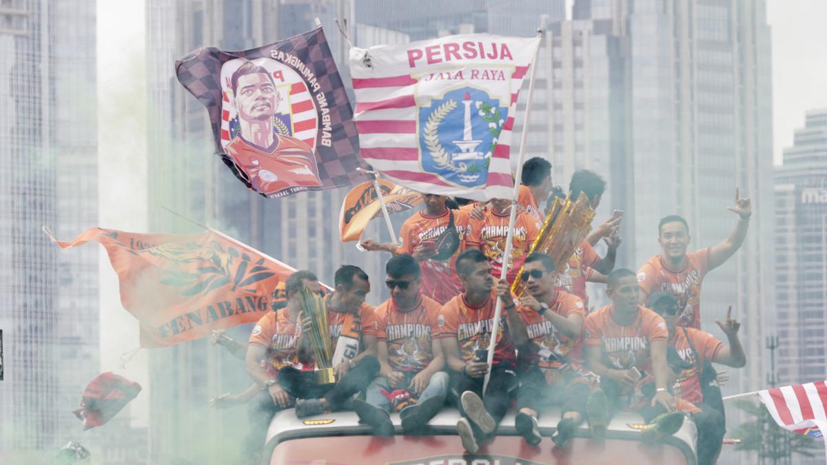 Parade Persija Juara Liga 1 Lebih Meriah dari Piala Presiden ...