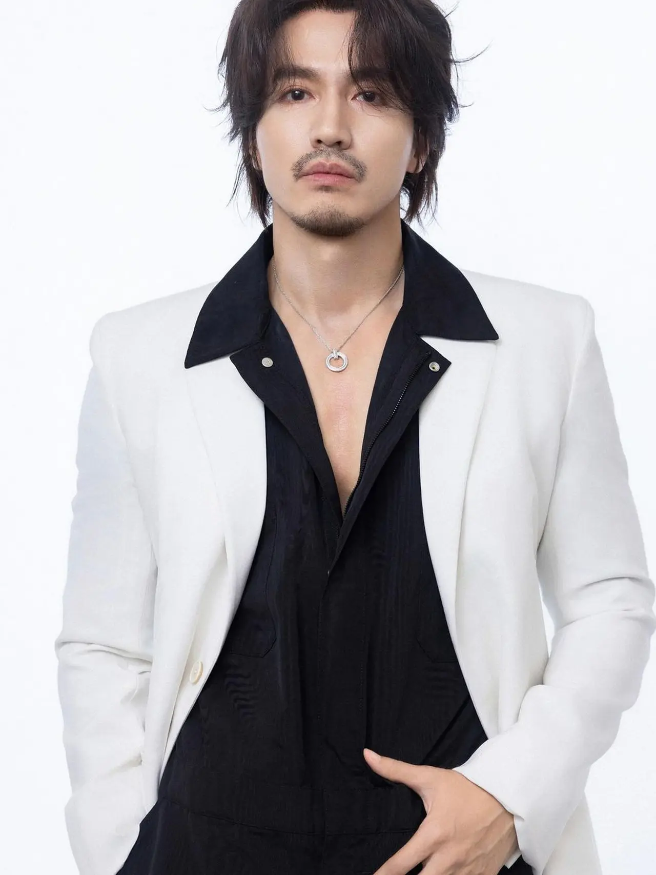 7 Potret Terbaru Jerry Yan yang Makin Memesona di Usia 47 Tahun dengan ...