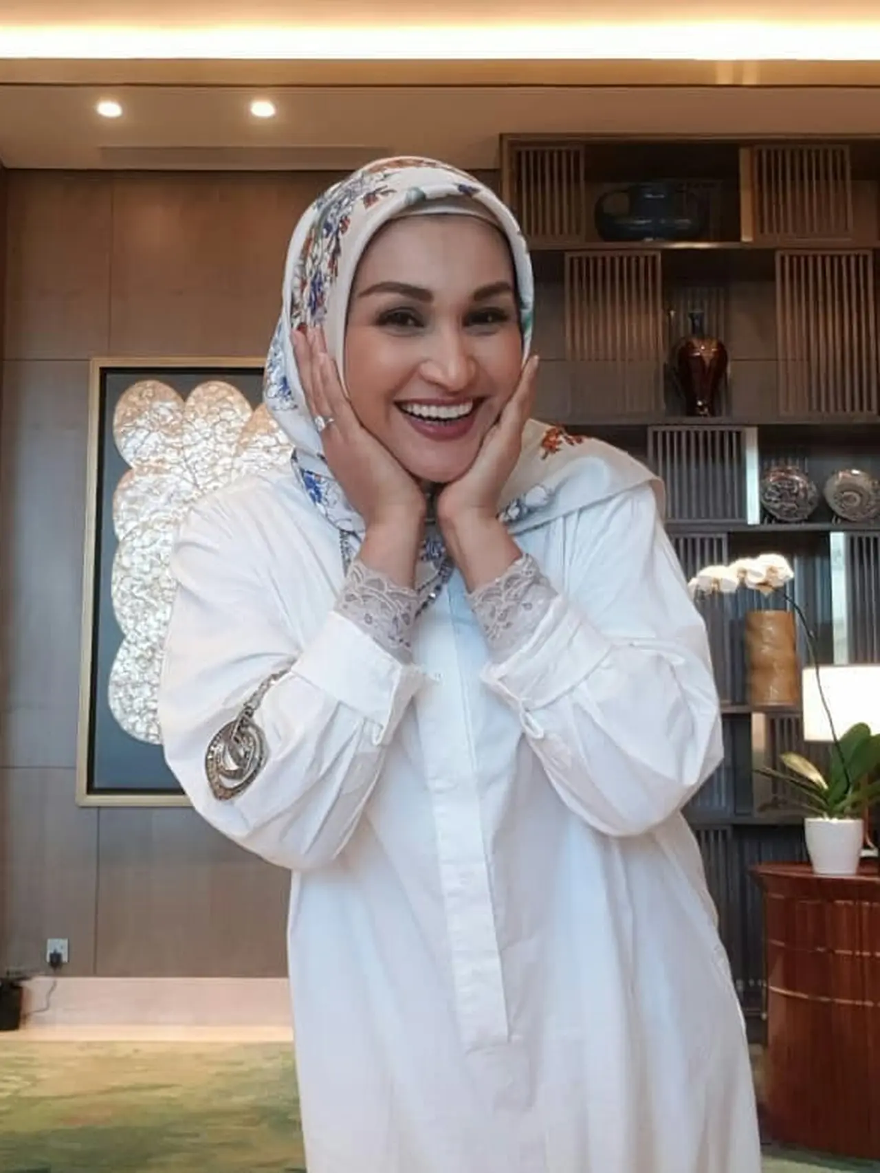 7 Potret Terkini Rita Hasan, Langganan Peran Antagonis di Sinetron yang Telah Berhijab - ShowBiz ...