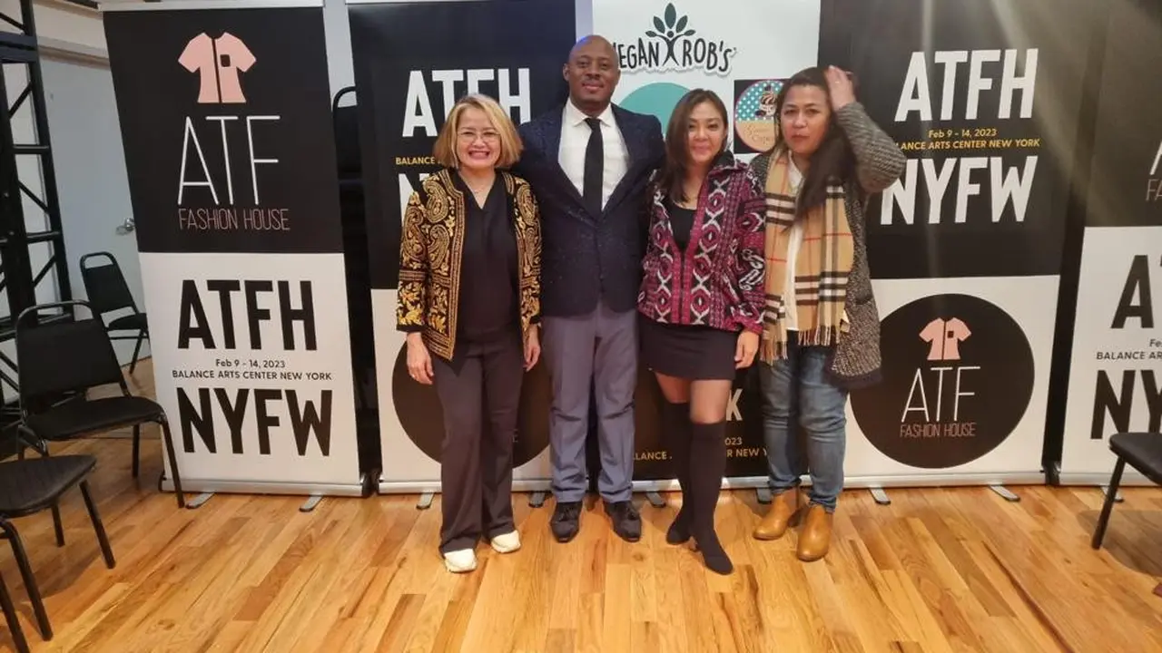 Pegiat Seni Lisa Zen Purba Antar Lini Mode Wovlea ke Ajang Bergengsi ...