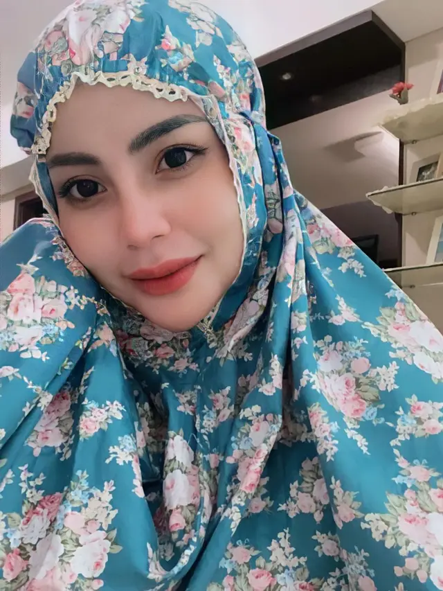 7 Potret Tisya Erni, Model yang Dikabarkan Dekat dengan Sule - Hot ...