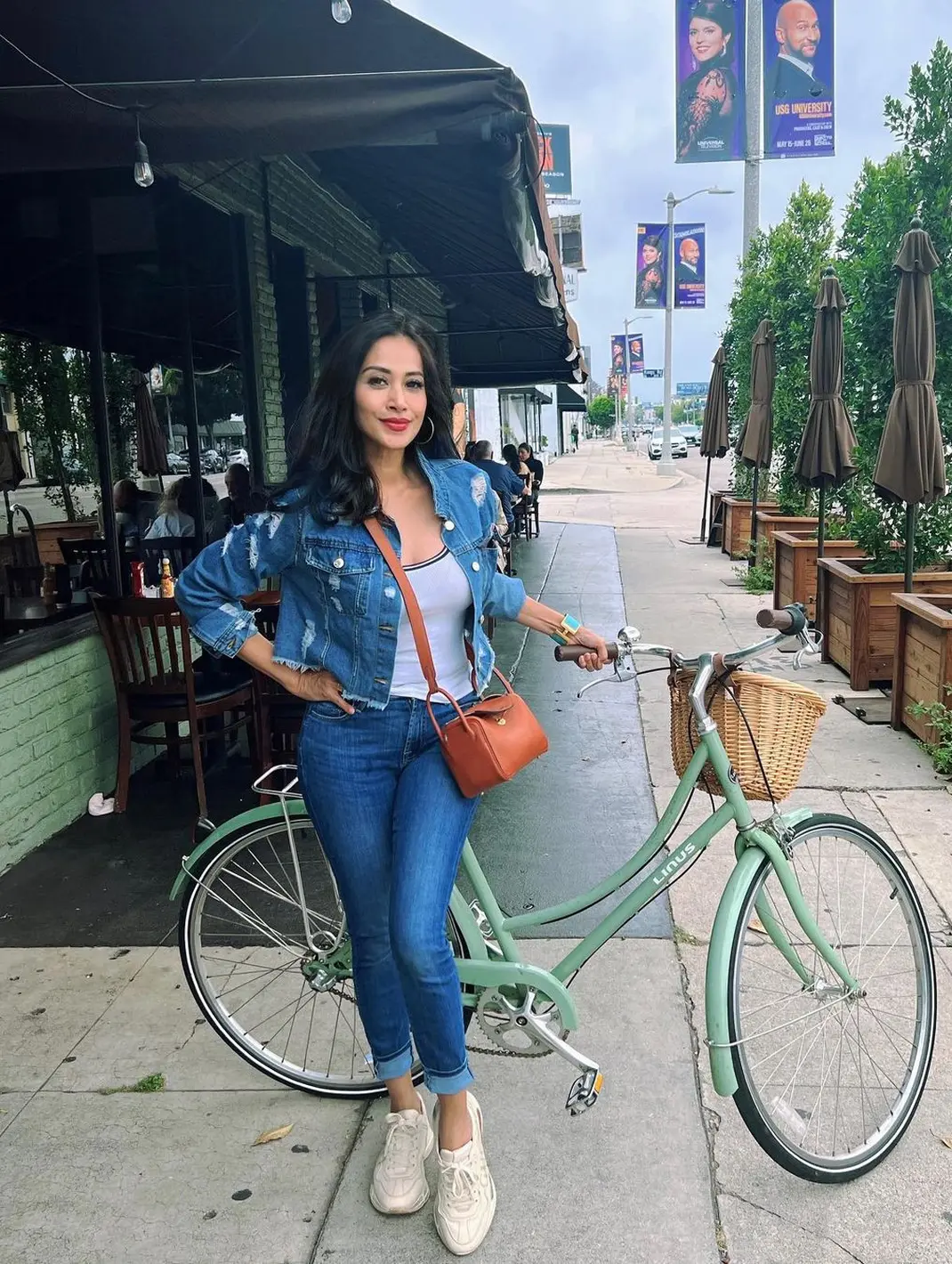 8 Potret Body Goals Diah Permatasari, Semakin Memesona di Usia 52 Tahun ...