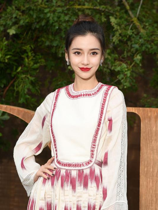 6 Potret Keanggunan Angelababy, Model Asal Hong Kong Sebagai Perempuan ...