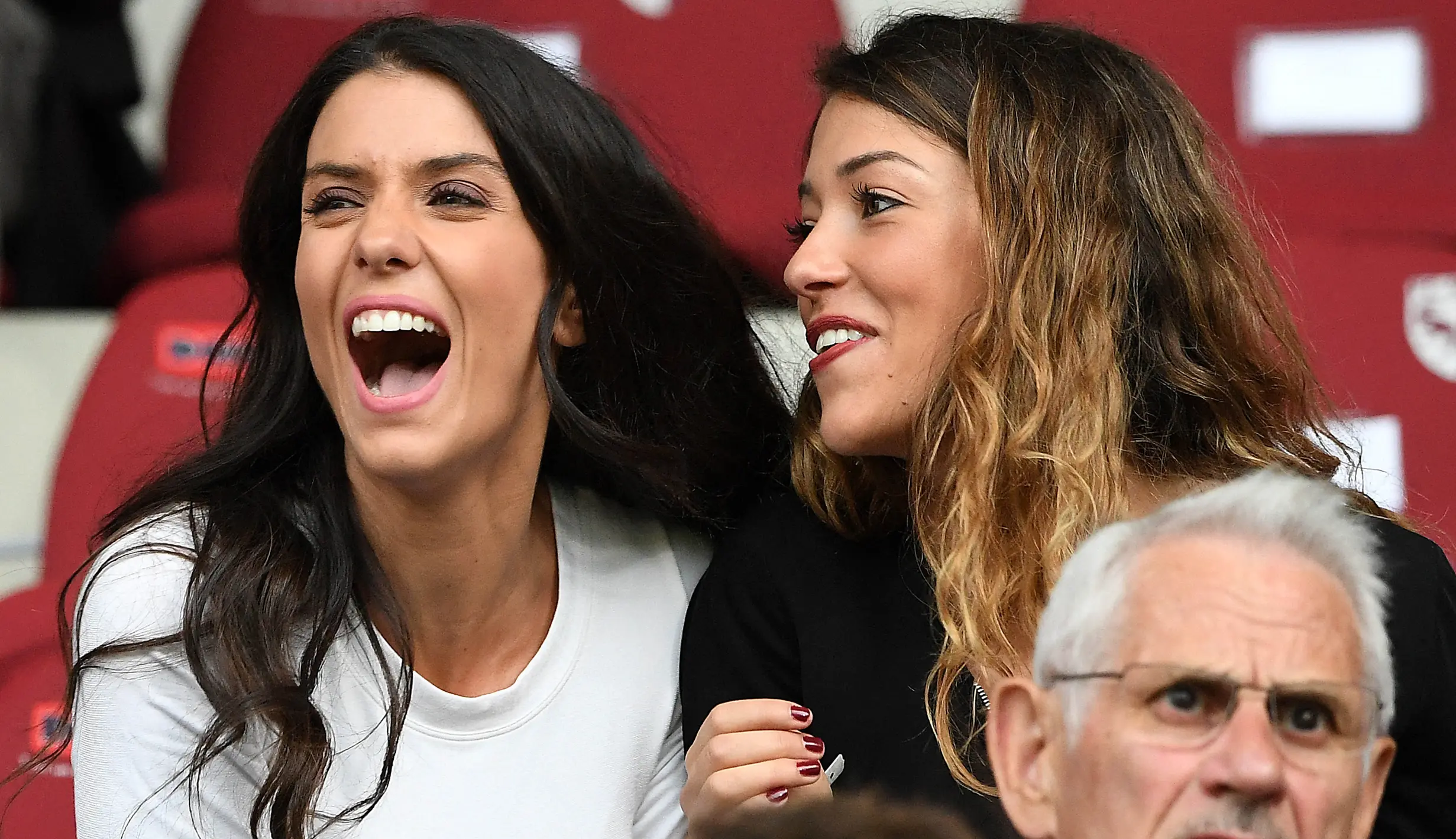 FOTO: Pesona Ludivine Kadri, Istri Cantik nan Seksi Bacary Sagna ...