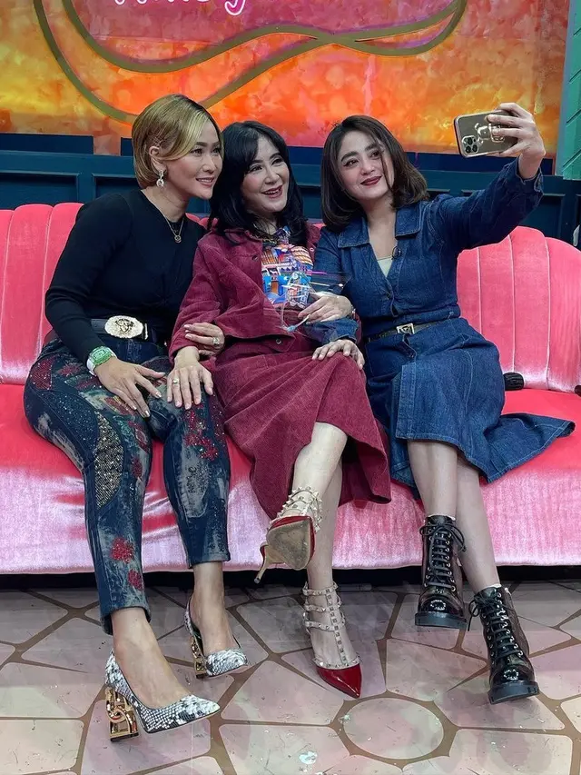 6 Potret Uut Permatasari Bareng Inul Daratista dan Dewi Perssik, Reuni ...