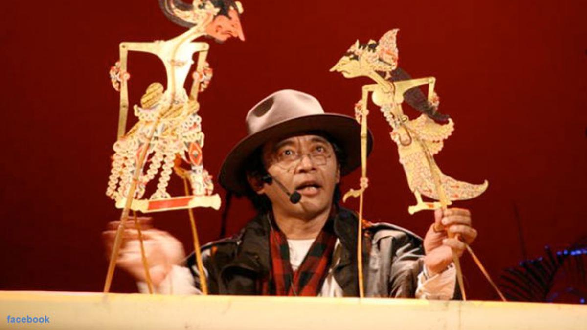 Jadi Eyang Makmur, Seniman Sujiwo Tejo Sindir Eyang Subur - ShowBiz ...