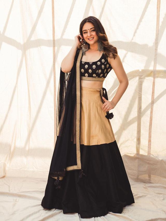 Ingat Gadis Dekil di Serial India Nakusha? Ini 6 Potret Terbaru Mahhi Vij - Hot Liputan6.com