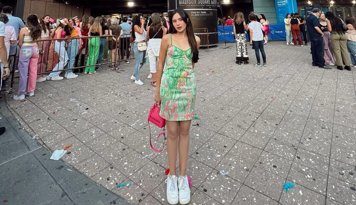 Ide Outfit Nonton Konser Ala Beby Tsabina Ini Bisa Dijadikan Inspirasi ...