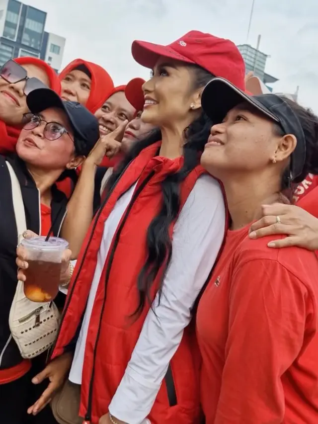 6 Potret Krisdayanti Bawa Obor Api Perjuangan Jelang Rakernas PDIP ...