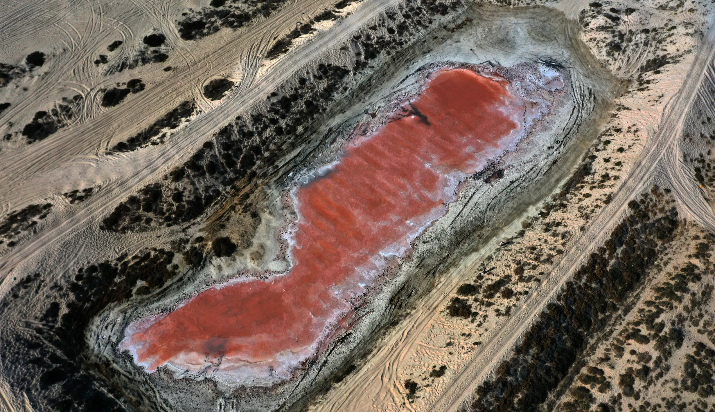 FOTO: Penampakan Danau Merah Muda di UEA yang Viral - Foto Liputan6.com