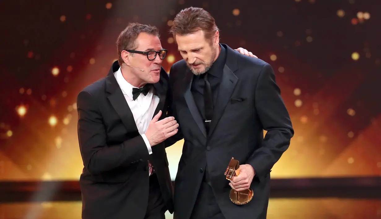 FOTO: Aktor AS Liam Neeson Raih Penghargaan di Golden Camera - Foto ...