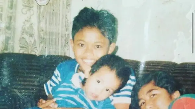 6 Foto Lawas Sule Saat Anak-Anak, Hidup Susah Sampai Jualan Permen ...