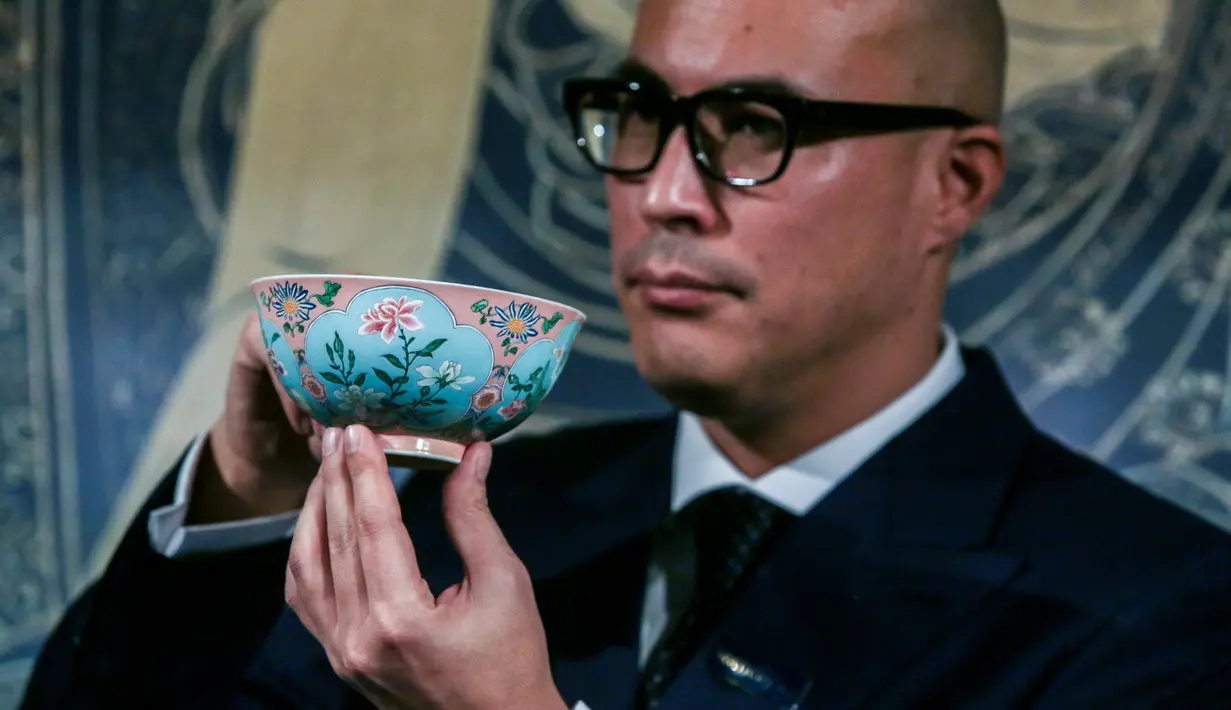 FOTO: Fantastis, Mangkuk Langka Dinasti Qing Terjual Rp 417 Miliar ...