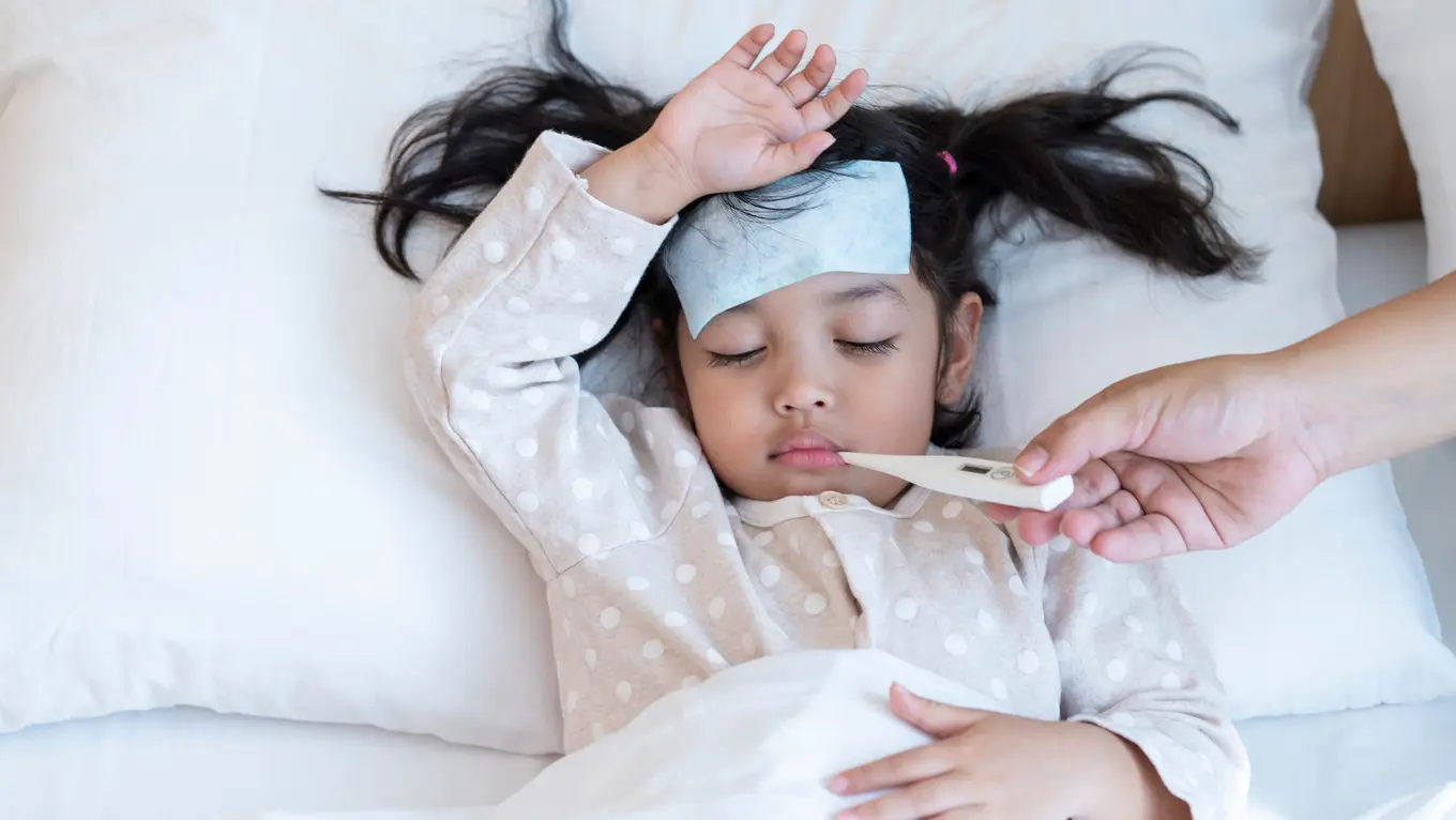 3 Gejala Khas DBD (Demam Berdarah Dengue) pada Anak - Parenting Fimela.com