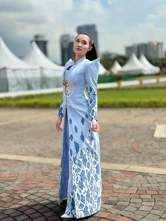 6 Detail Outfit Yeni Inka di HUT Bhayangkara ke-79, Pakai Busana Etnik ...