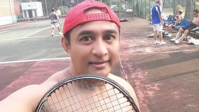 Dulu Klimis, Jeremy Teti Kini Brewokan dan Bertato - ShowBiz Liputan6.com