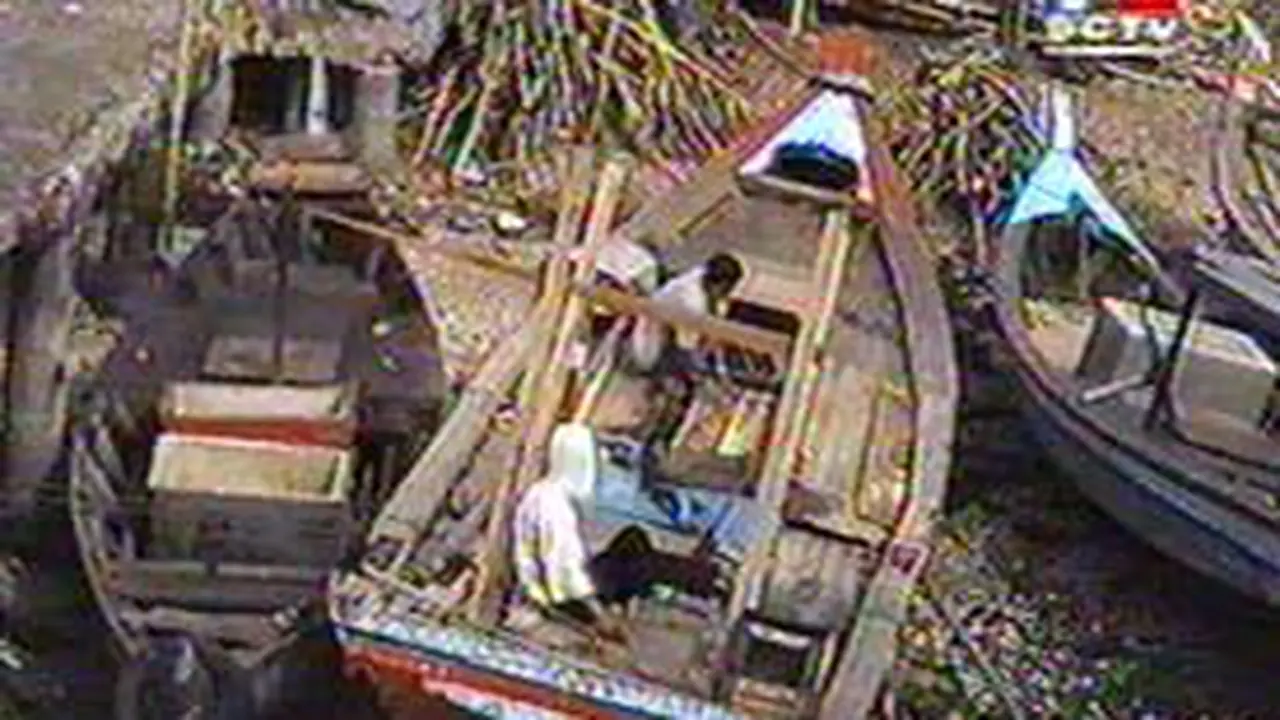 Nelayan Medan Mengganti Solar dengan Minyak Tanah - News Liputan6.com