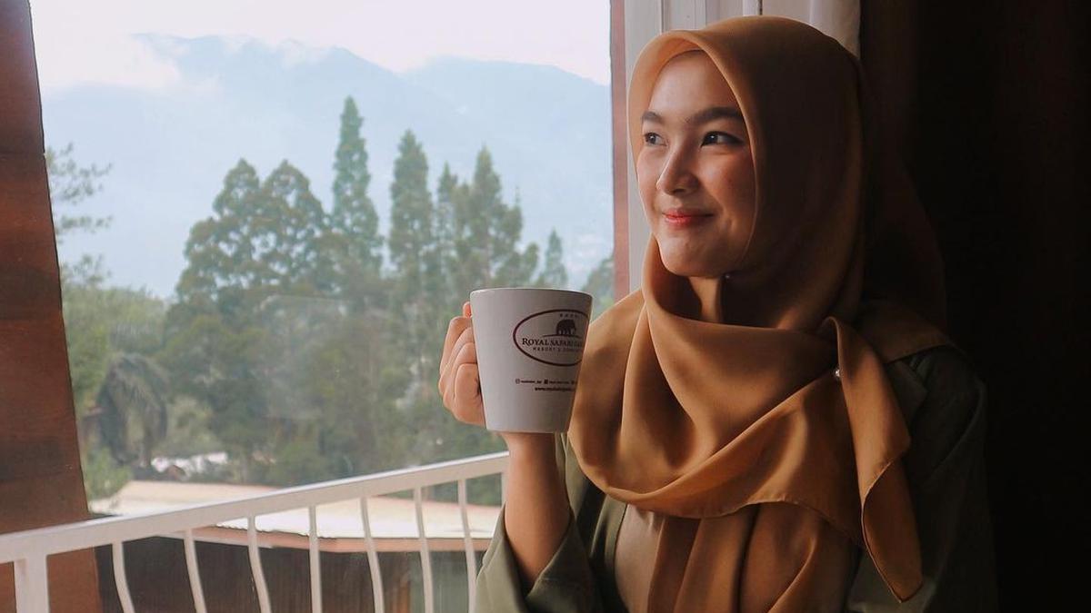 FOTO: Penampilan Baru Ana Riana saat Berhijab, Makin Cantik - Foto Liputan6.com