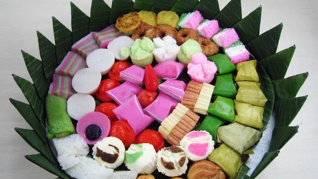 40 Kue Tradisional Indonesia yang Otentik, Camilan Lezat Berbagai Daerah