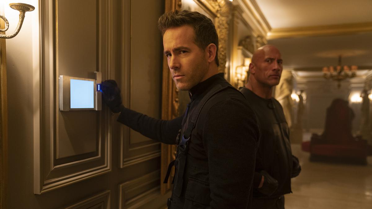 Ryan Reynolds Terpukau Lihat Gal Gadot Si Jago Berantem di Red Notice