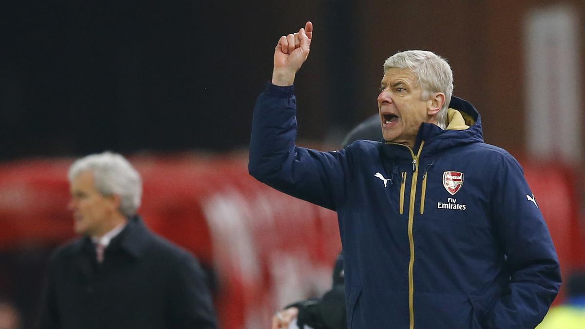 Wenger Akui Jegal Bek Arsenal Gabung MU - Bola Liputan6.com