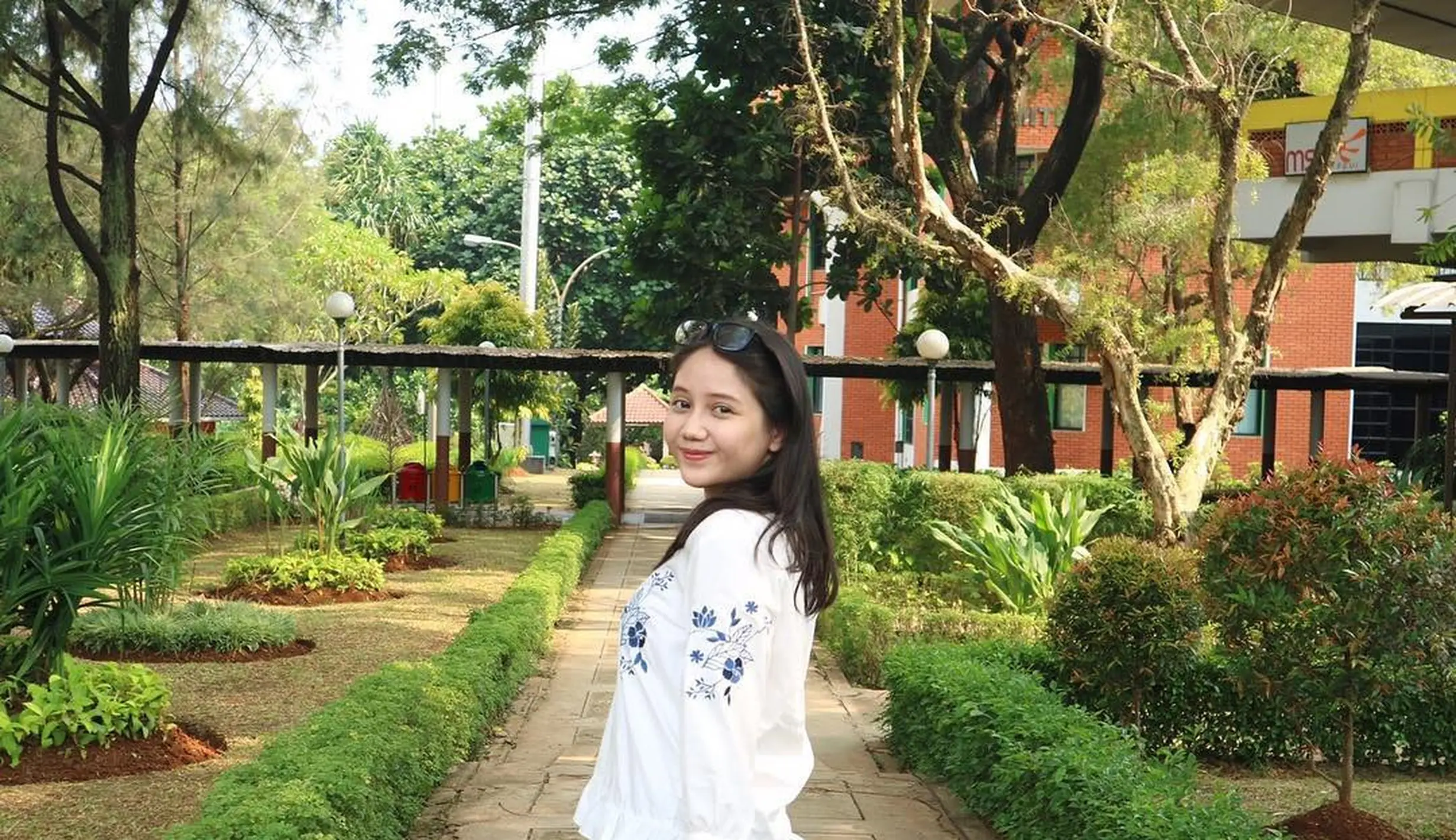 6 Potret Transformasi Gaya Jessica Anastasya Pemeran ‘Si Eneng’ yang ...